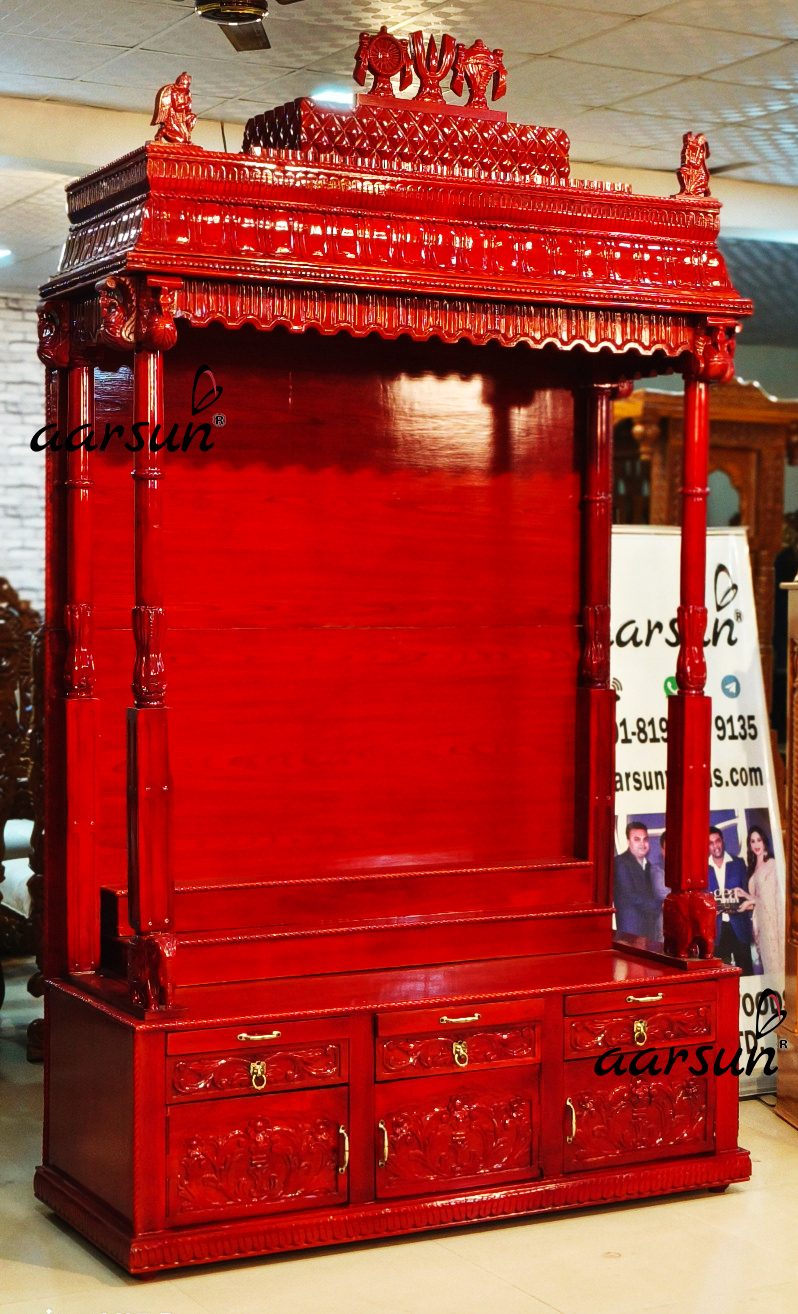Candi Kayu Jati Besar