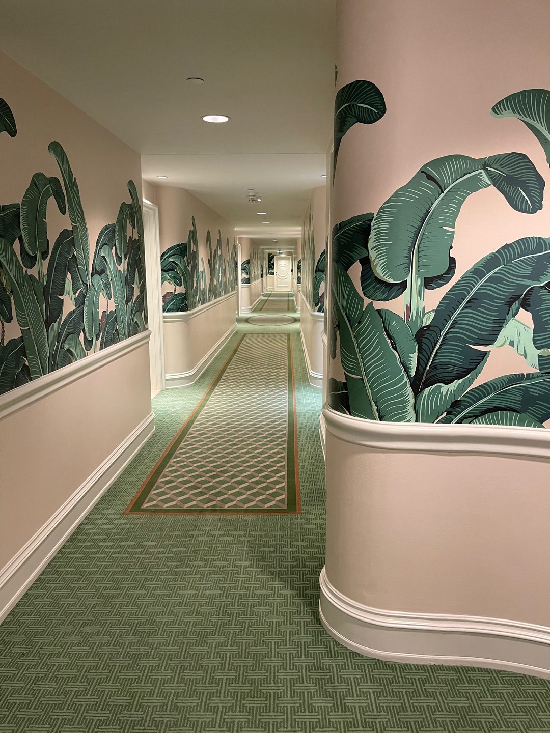 7 Beautiful Hotel Corridor Design - Aarsun