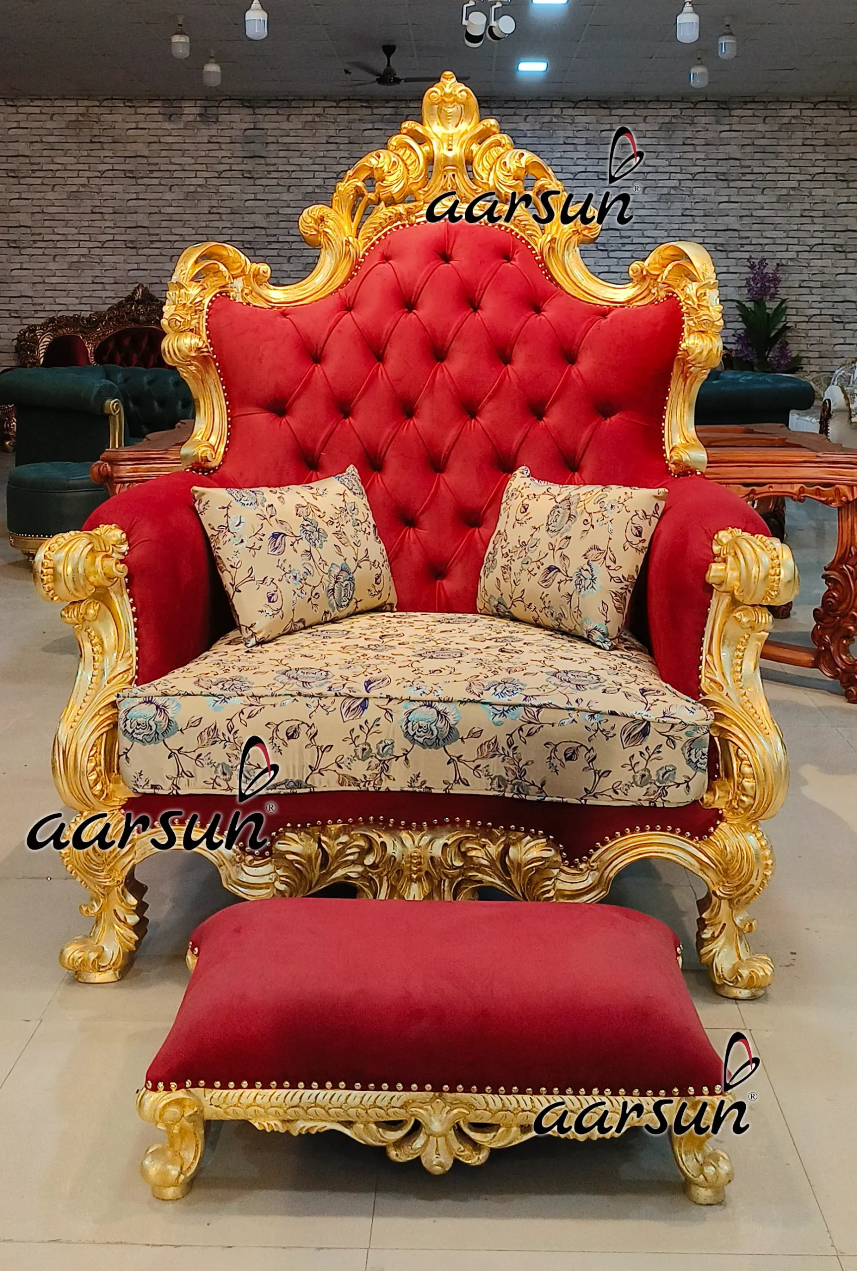 Teak Wood Guruji Molula-setulo ka Khauta ea Khale